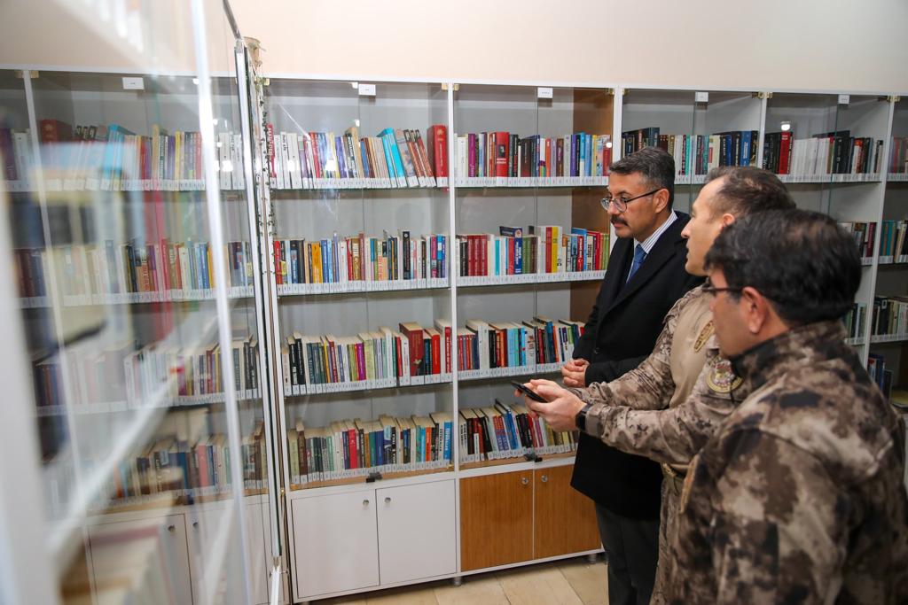 T.C. Hakkari Valiliği - Vali Çelik’ten Özel Harekat Şube Müdürlüğüne ... T.C. Hakkari Valiliği - Vali Çelik’ten Özel Harekat Şube Müdürlüğüne ...
